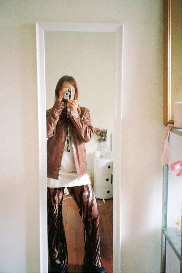 Night in the City: A Film Photography Essay – Esperanto Magazine